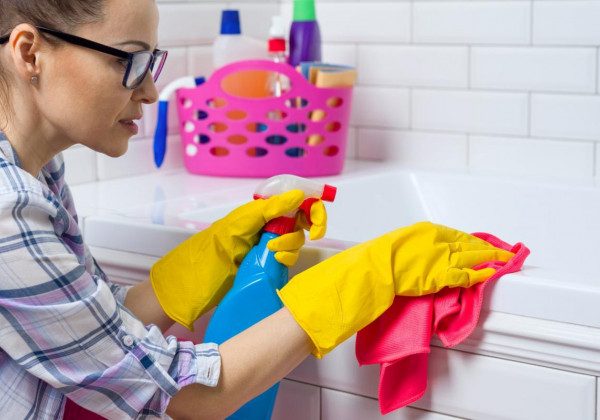 Як позбутися від цвілі у ванній - 4 кращих способи