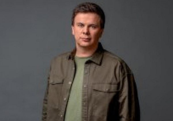 Дмитро Комаров представить авторський документальний проєкт "Рік" на "1 ...